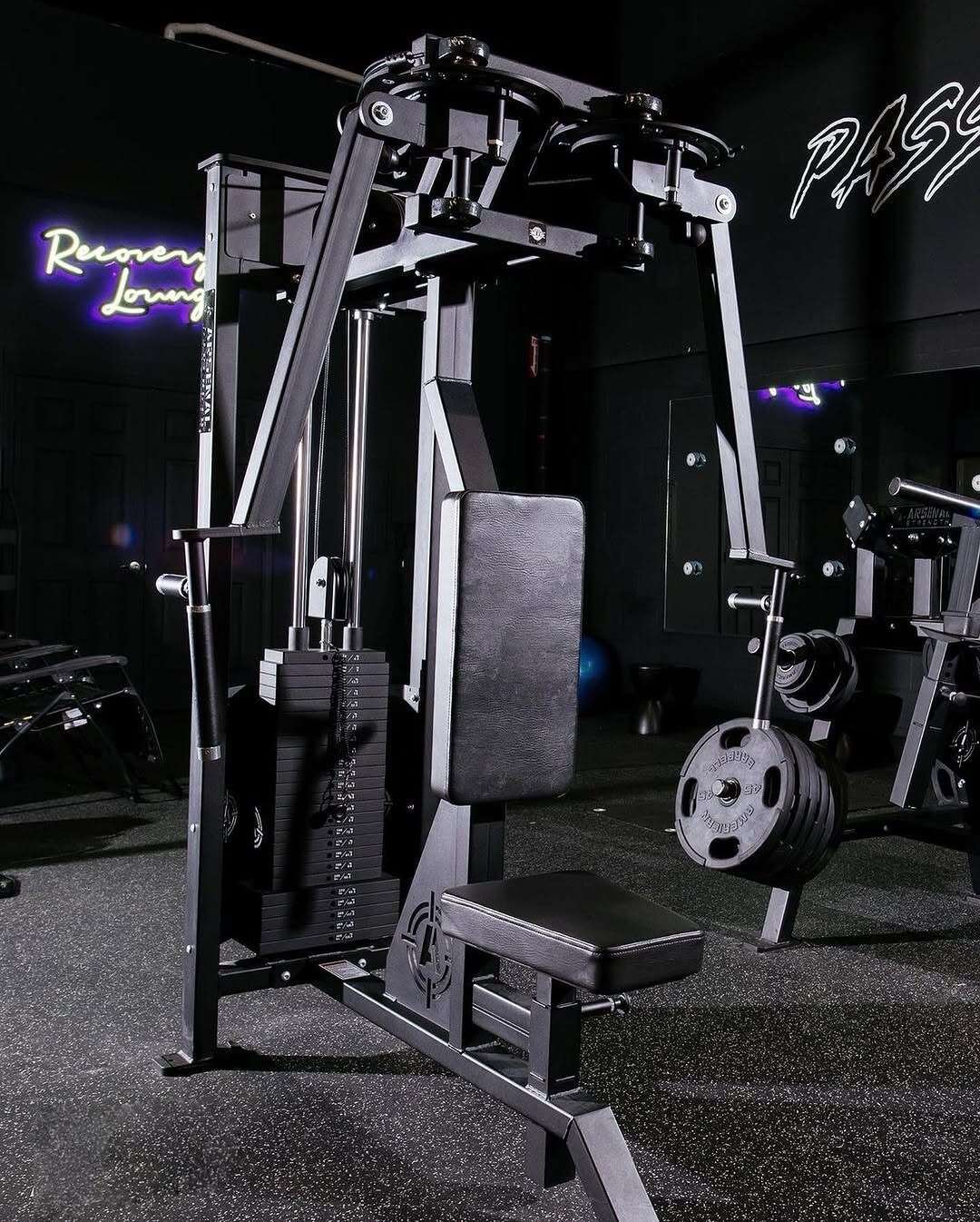 Pec Deck Machine